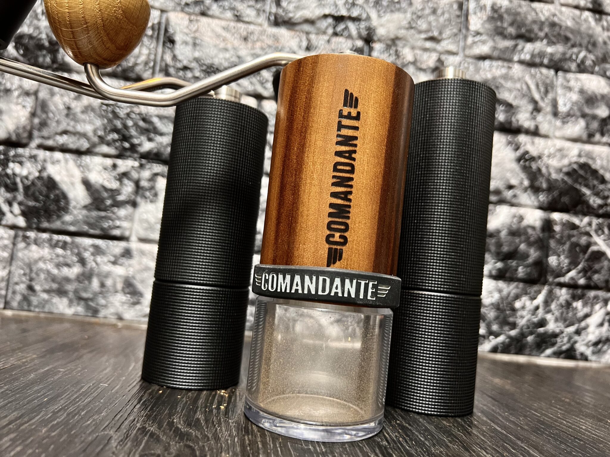 【コスパvs最強】TIMEMORE「栗子C3」とCOMANDANTE「 C40MK4」を比較してみた | 珈琲器具研究室「こまめ家」